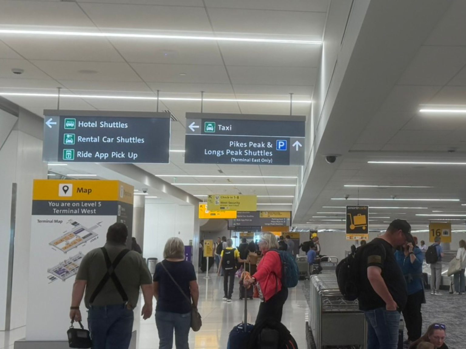 How to Get from Denver Airport to Cheyenne - Denver Airporter